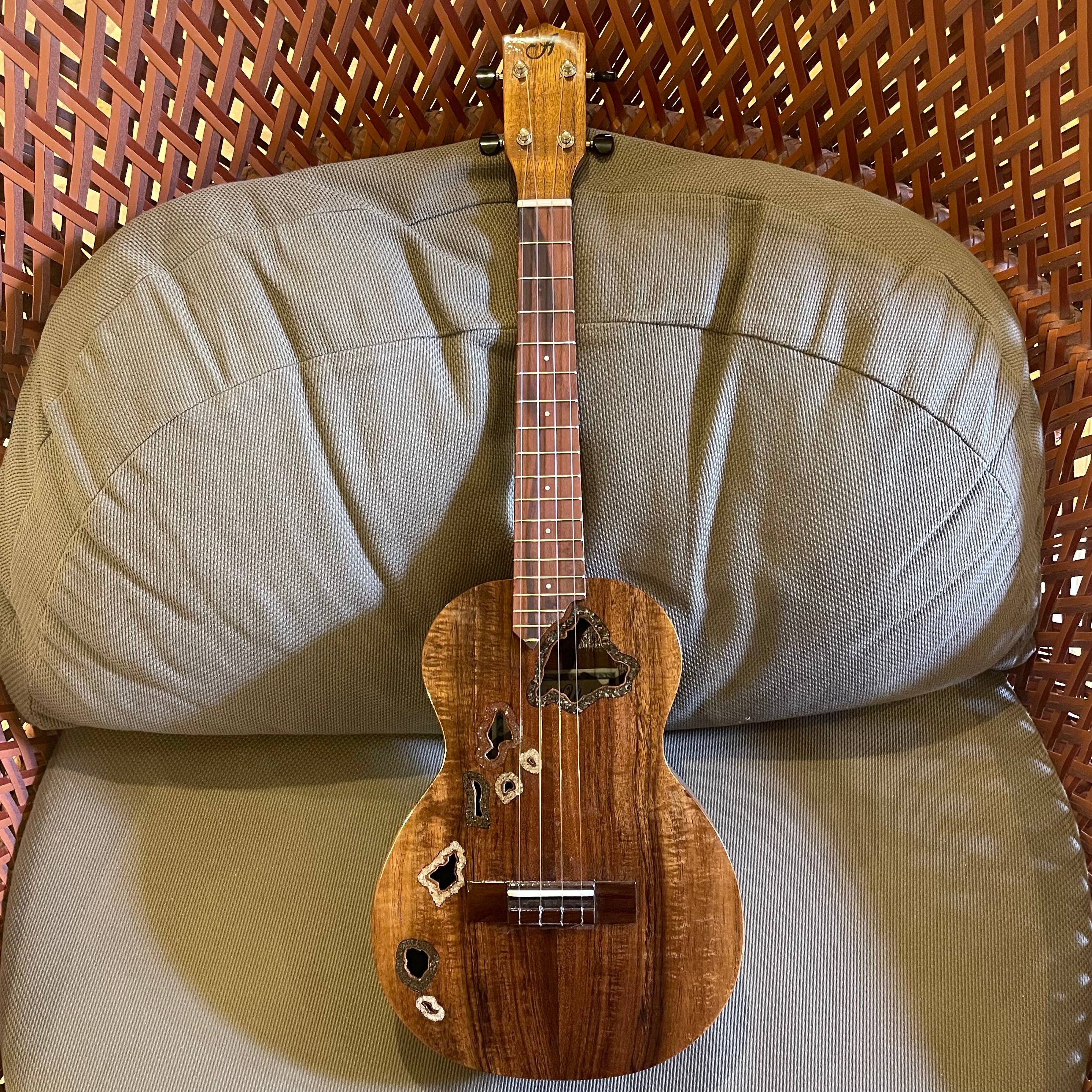 Ana'ole ACS808 Tenor Ukulele Hawaiian Islands #26230424 – Ukulele Puapua