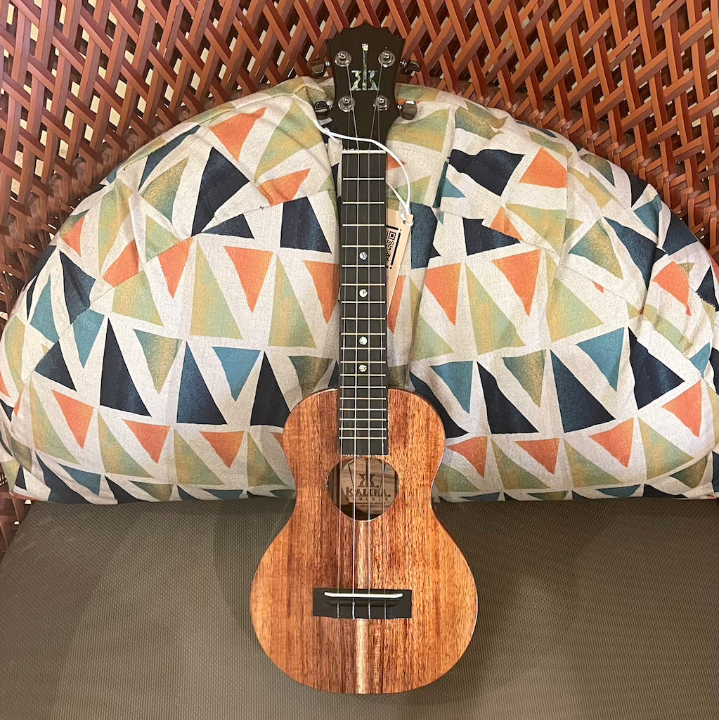 KoAloha KCM-00 Concert Ukulele w/ FIVE-O Pickup #2410202 – Ukulele Puapua