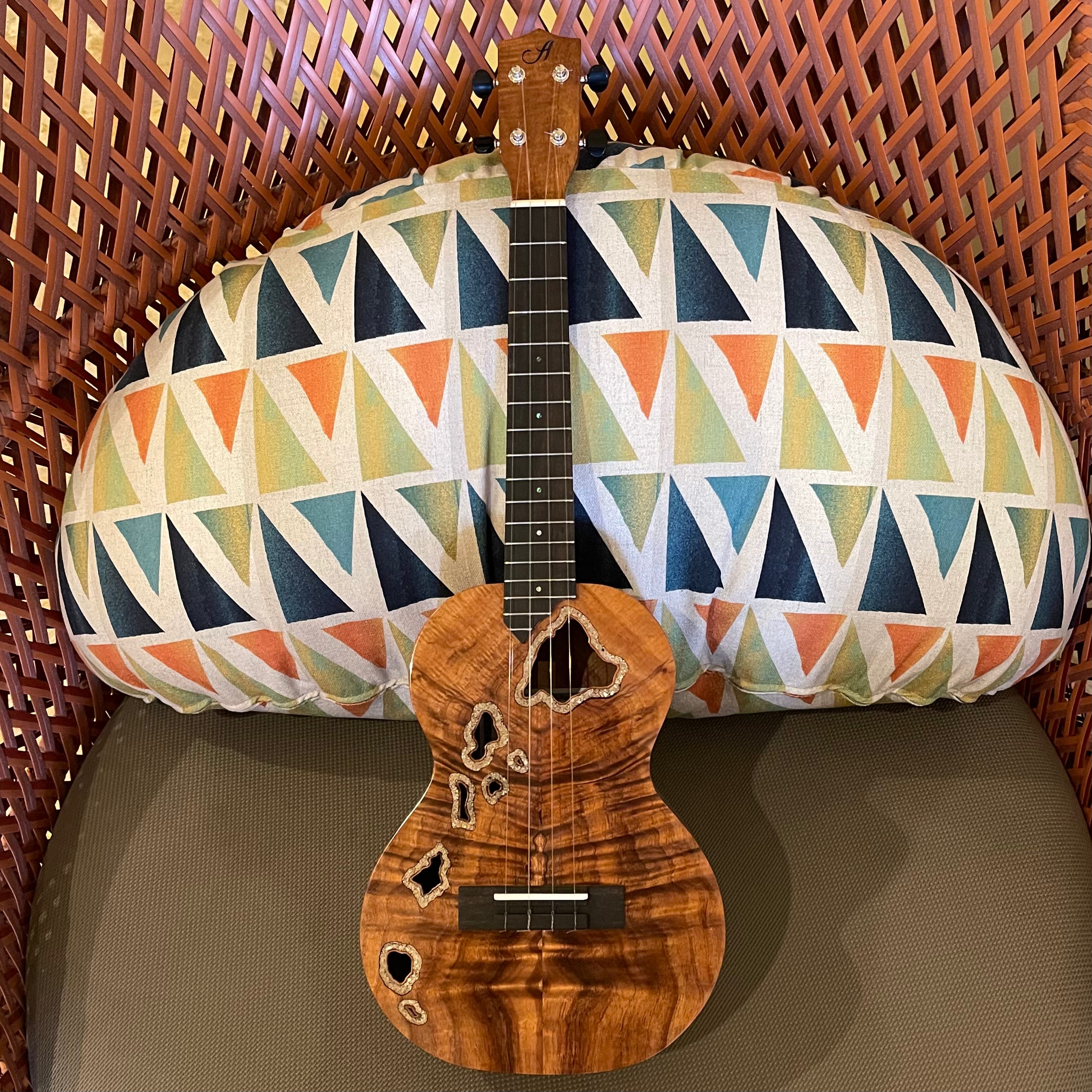 Ana'ole AT808 Tenor Ukulele Hawaiian Islands #27400325 – Ukulele Puapua