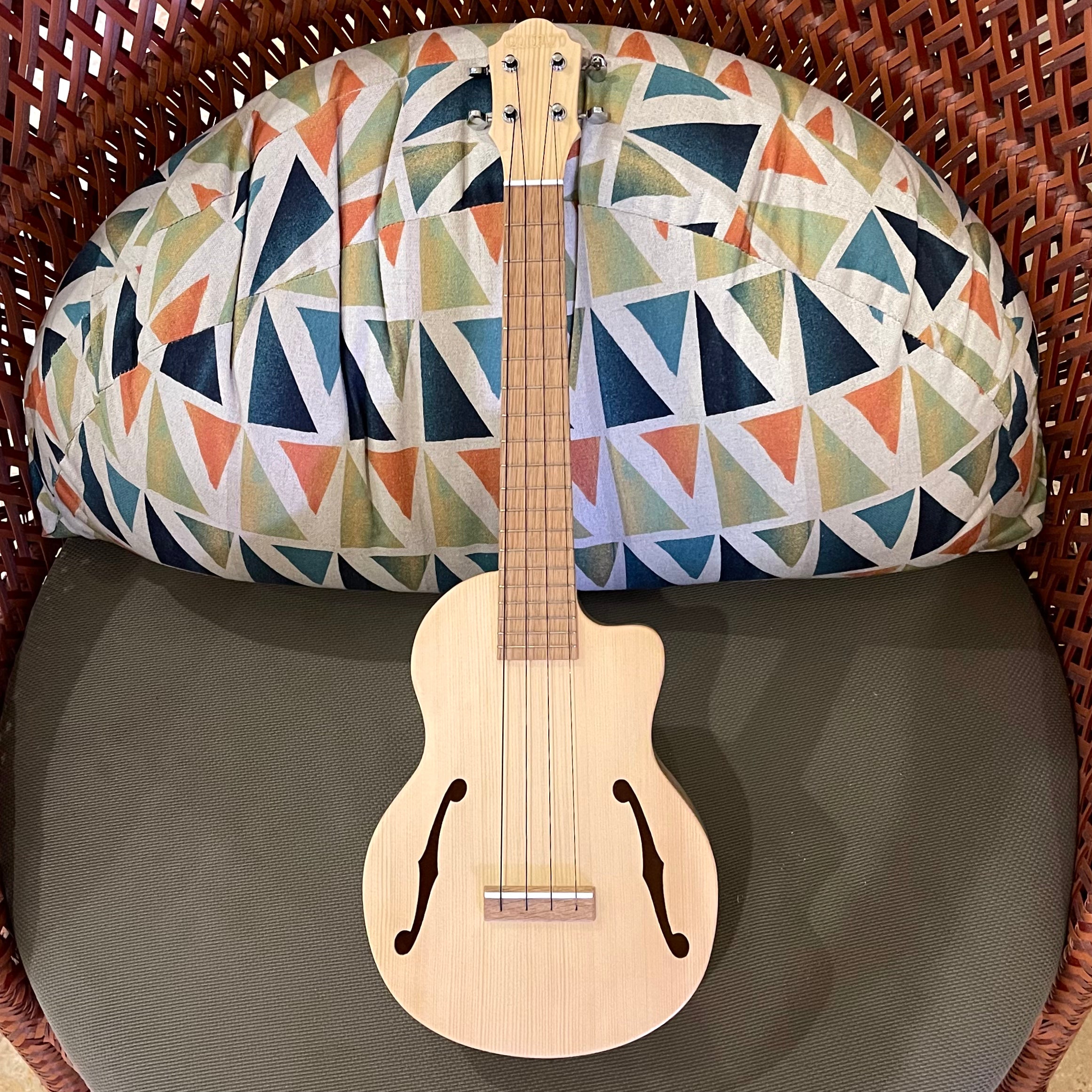 Quiam Through-Neck F-Hole Tenor Ukulele #2409TNT01F – Ukulele Puapua