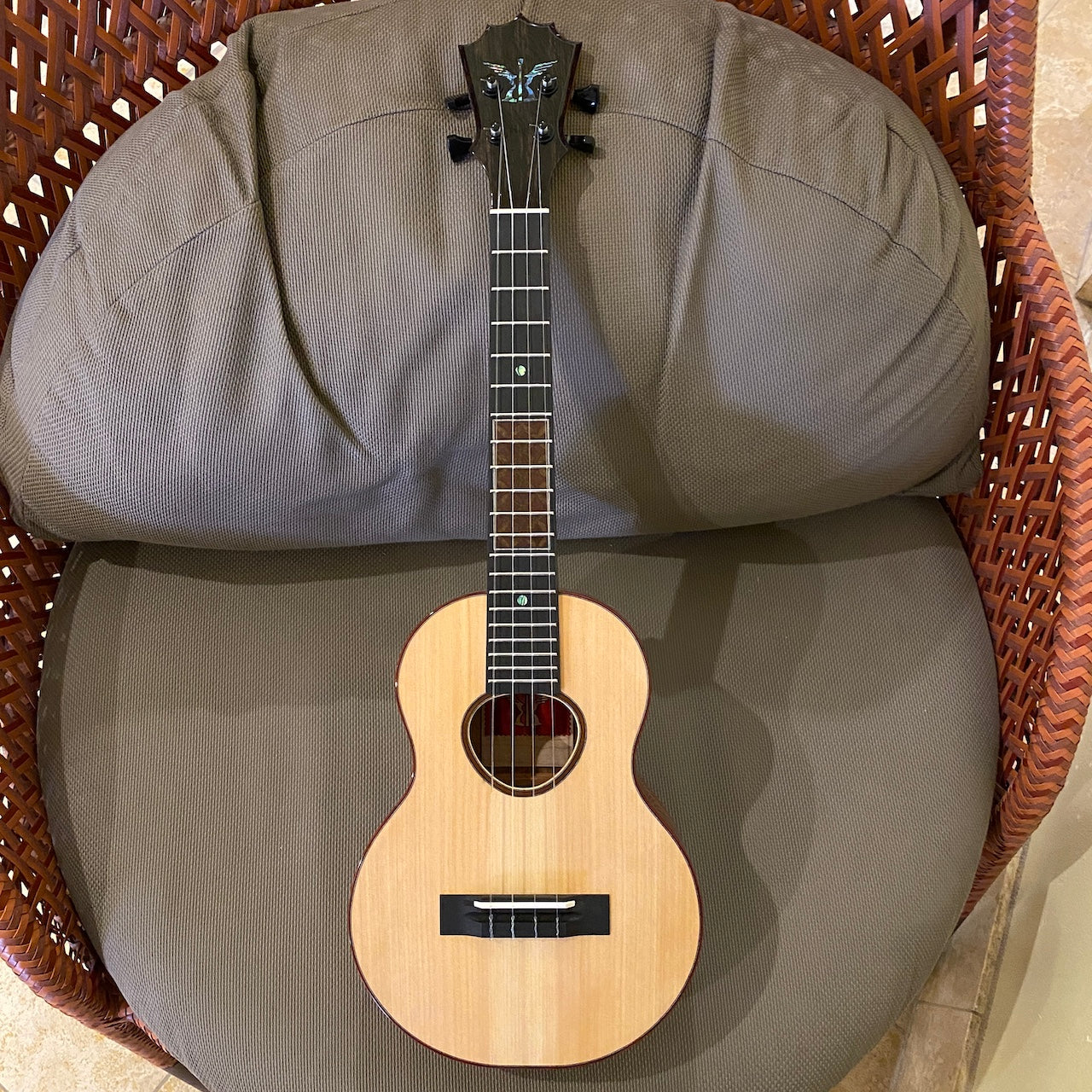 KoAloha Red label Tenor Cedar Ukulele #2308011 – Ukulele Puapua
